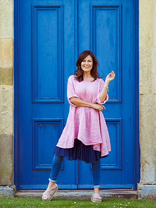 Julie - Mustard Model Agency