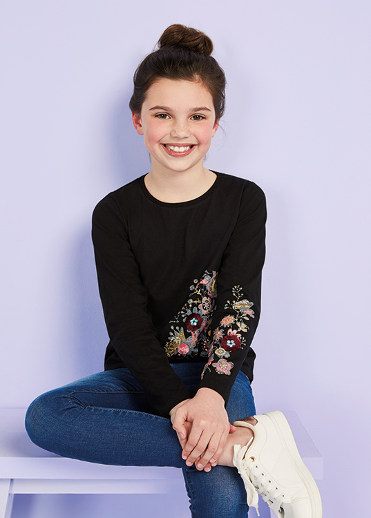 Maisy H 2009 - Mustard Model Agency